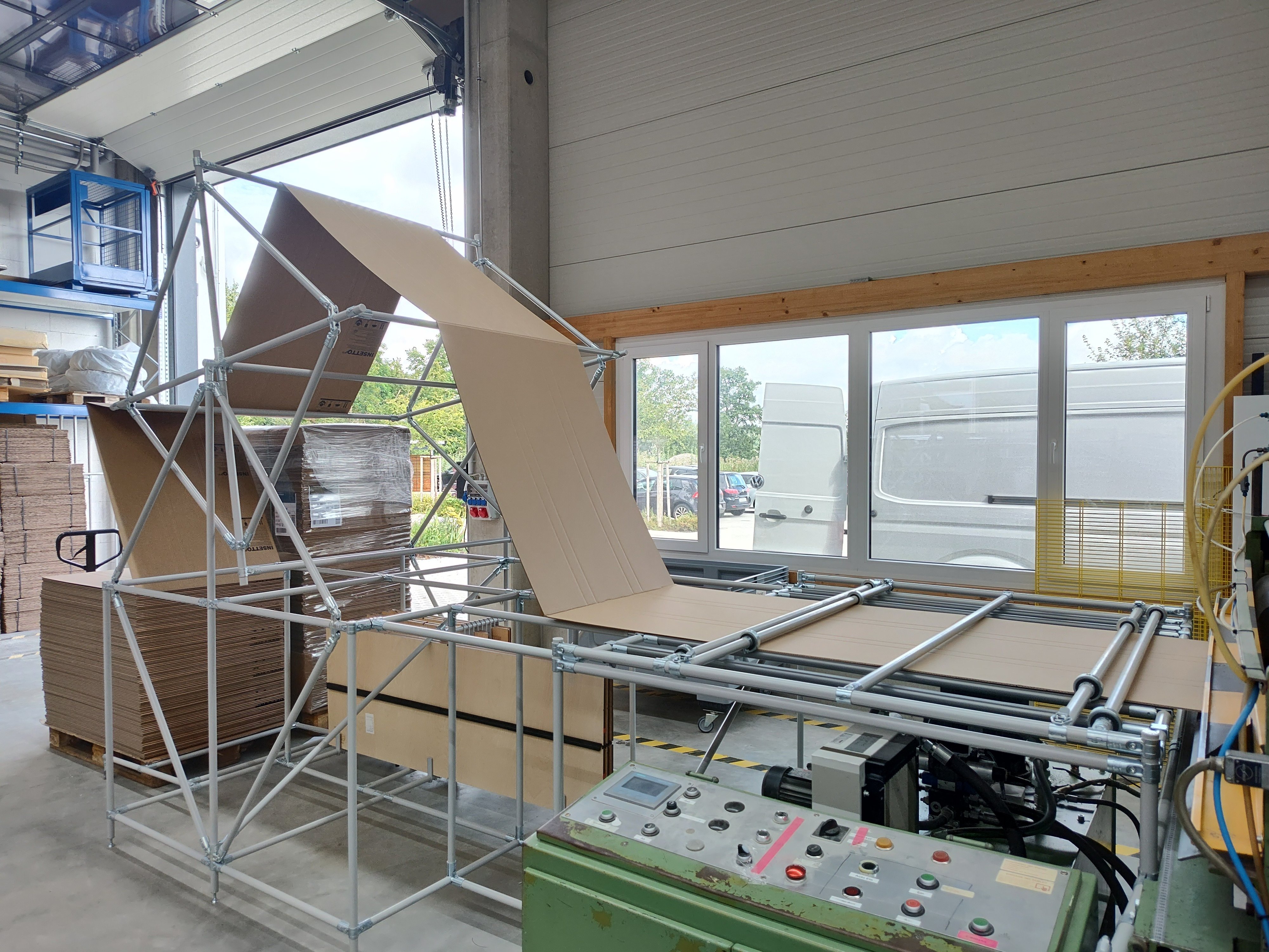 Packing table and packing stations: Efficient & ergonomic work tables