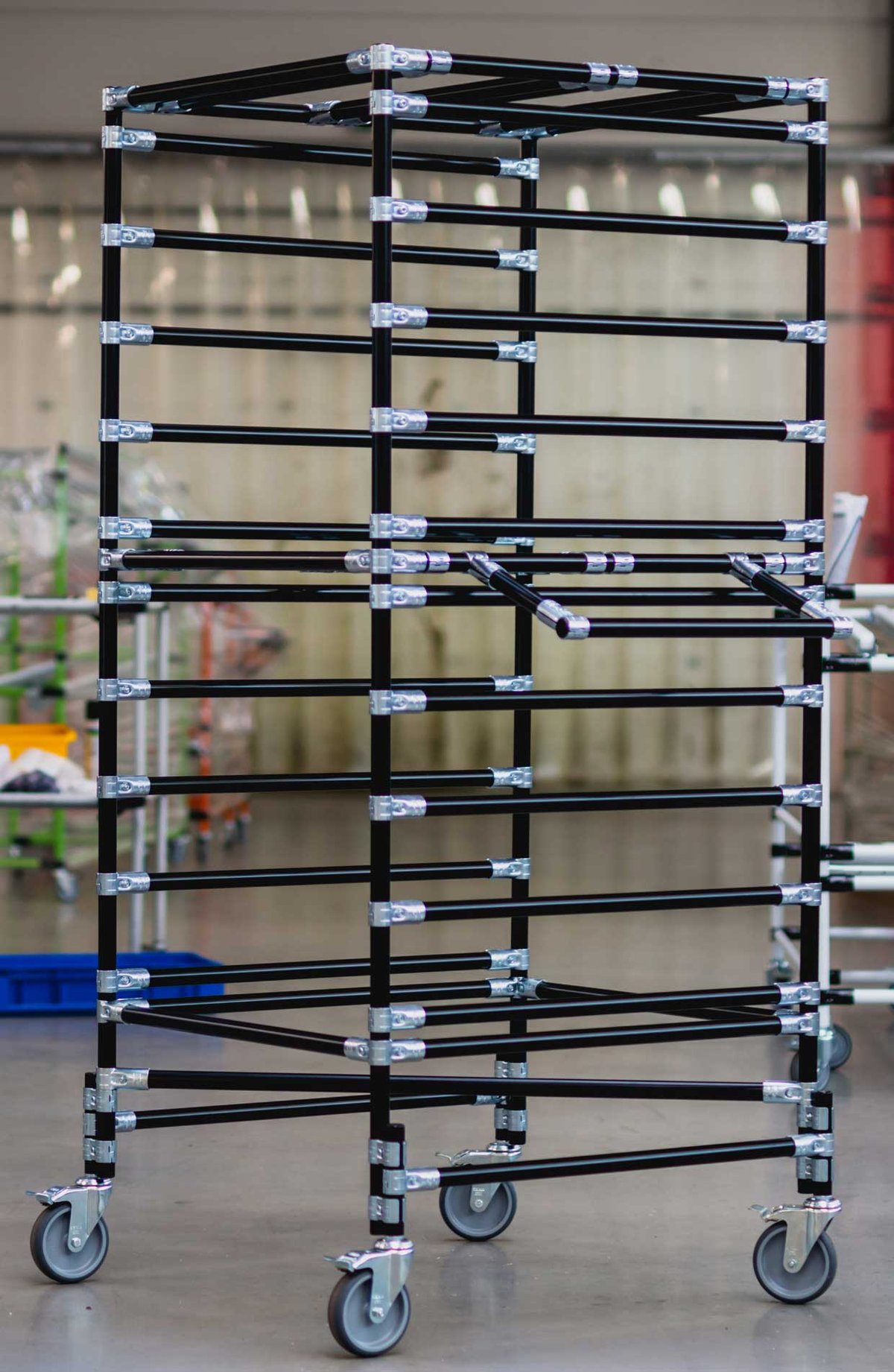 Individual transport carts and material trolleys | BeeWaTec